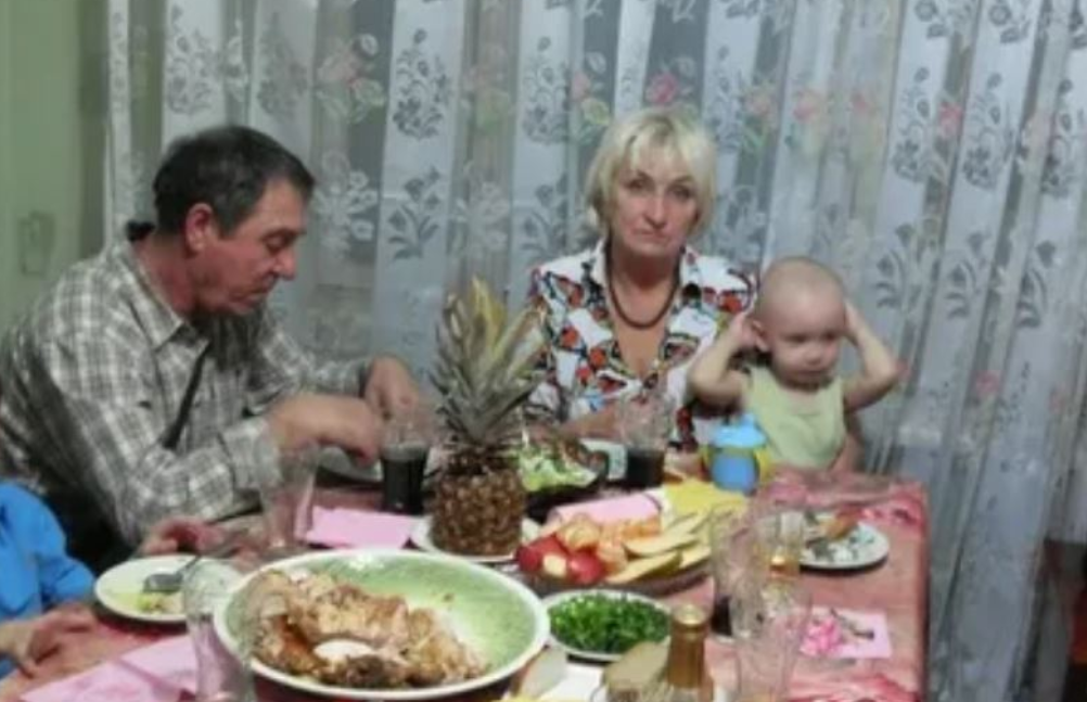 Після смер ті батька, одного дня в наш будинок приїхав незн айомий чоловік, який був дуже схожий ...